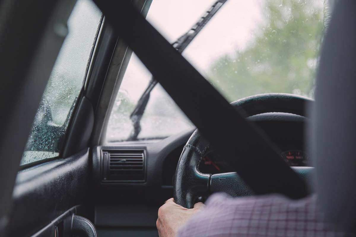 12 Weak Car Battery Symptoms - Off-Roading Pro